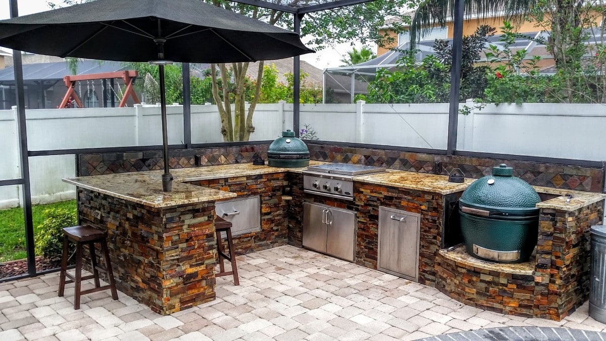 Built-In Green Egg Outdoor Kitchen Ideas 2025